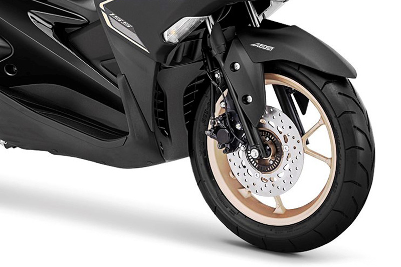 Yamaha Luncurkan Xmax dan Aerox 155 VVA Edisi MAXI Signature