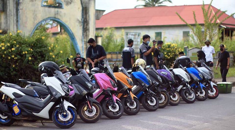 YNCI Bulungan Berbagi Takjil Didepan Museum Kesultanan Bulungan