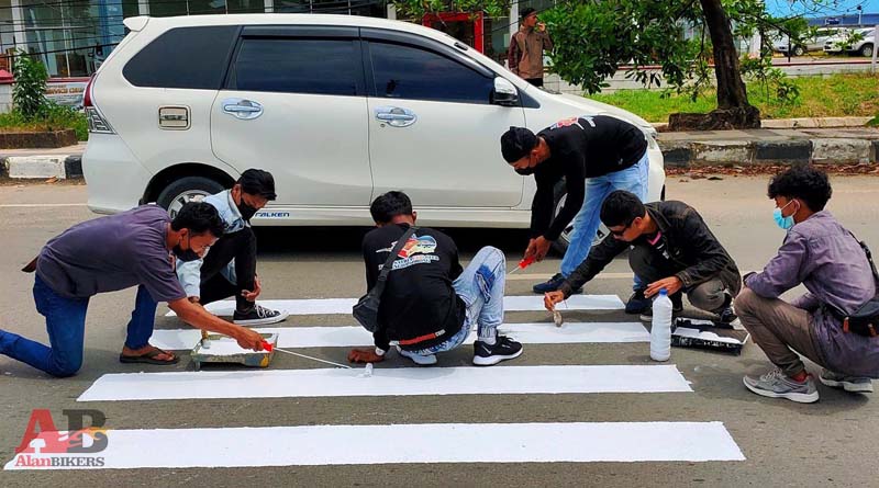 SSFC Pengda Sorong Buat Zebra Cross Bentuk Peduli Kepada Pejalan