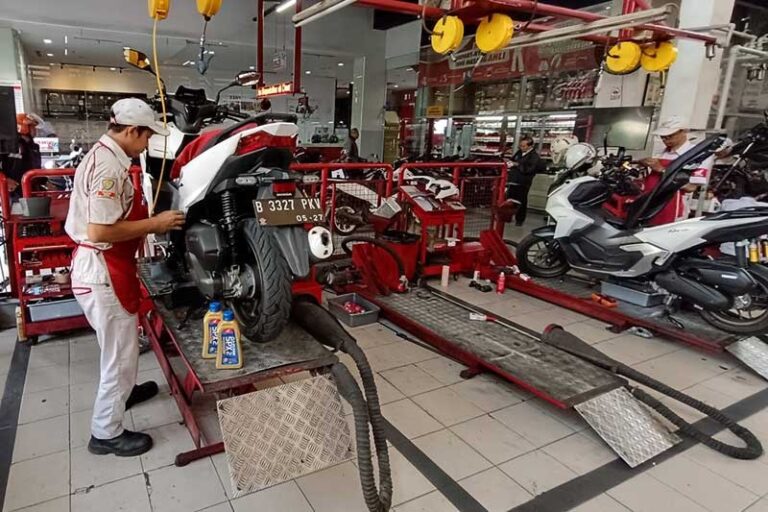 Oli Palsu pada Sepeda Motor Berakibat Fatal di Mesin, Kenali Ciri