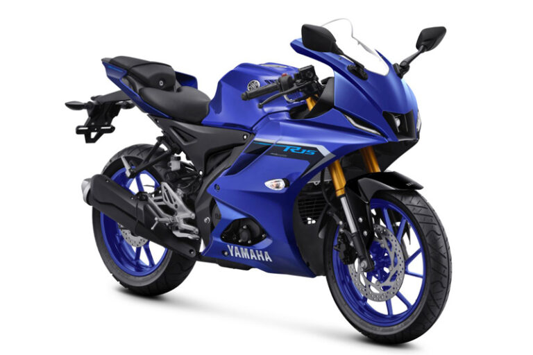Sport Model Yamaha R15 Tampil dengan Warna dan Grafis Baru